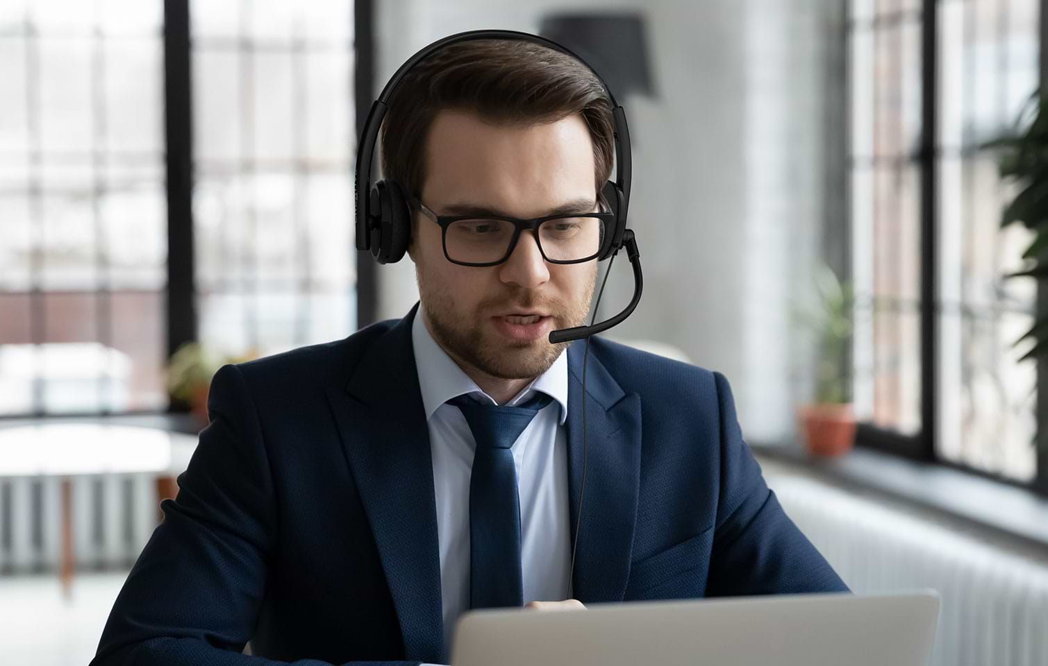 אוזניות חוטיות Creative HS-220 USB - צבע שחור שנה אחריות ע י היבואן ...