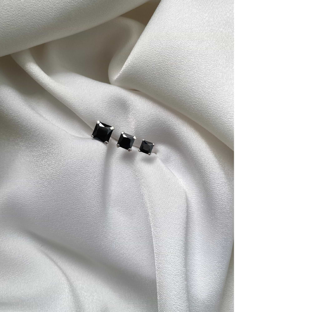 מחסני חשמל - זוג עגילים מרובע צמוד שחור 6 ס מ INDIANA